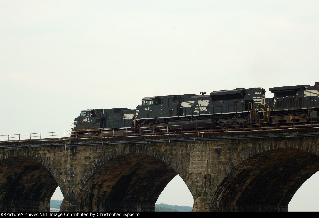 NS SD70M-2 2654 & 9-40CW 9828 on the Rockville Bridge